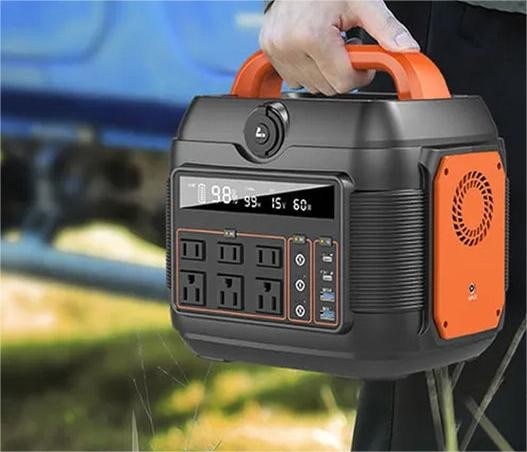 600W Lithium Solar Energy Generator Portable AC DC Output For Camping